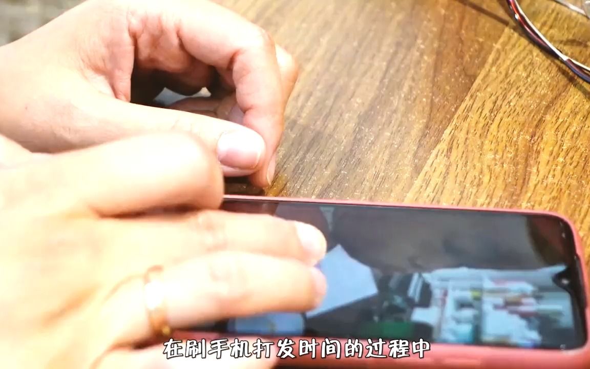珍珠是怎么形成的,为什么河蚌里能开出珍珠?一分钟解开多年疑惑