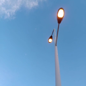 在寂静里步履不停 