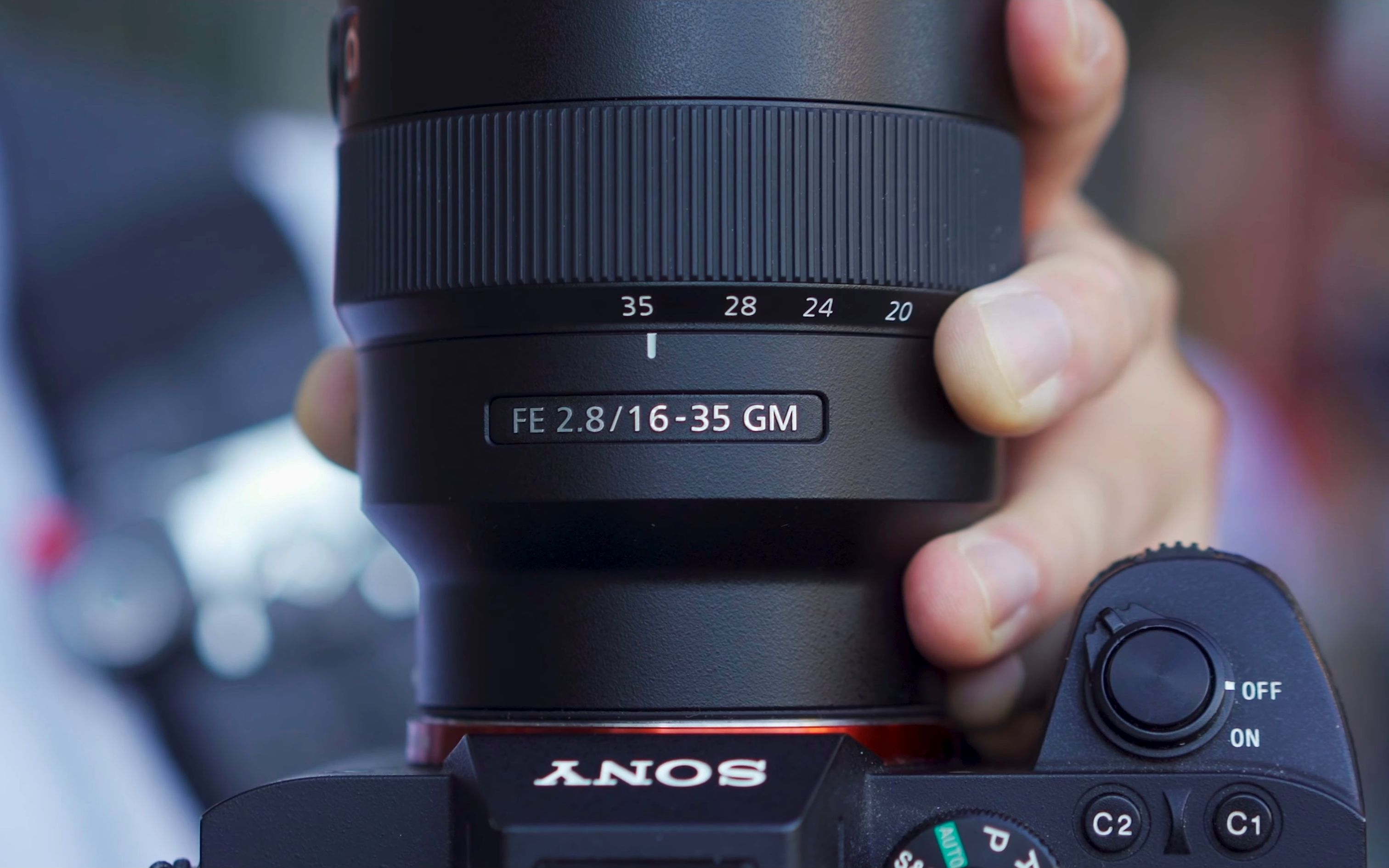 【教程】这是索尼最好用的变焦镜头?怎样用好 FE 16-35mm F2.8GM...