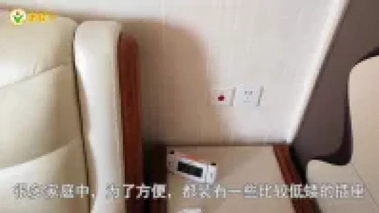 家庭插座太矮不安全?一个湿巾盖子完美解决,这个生活妙招好实用,有...