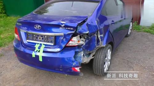 汽车尾部被撞得惨不忍睹,看维修工如何完美修复