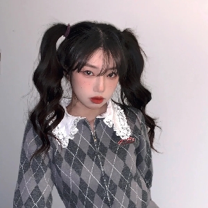 不知名女网友w 