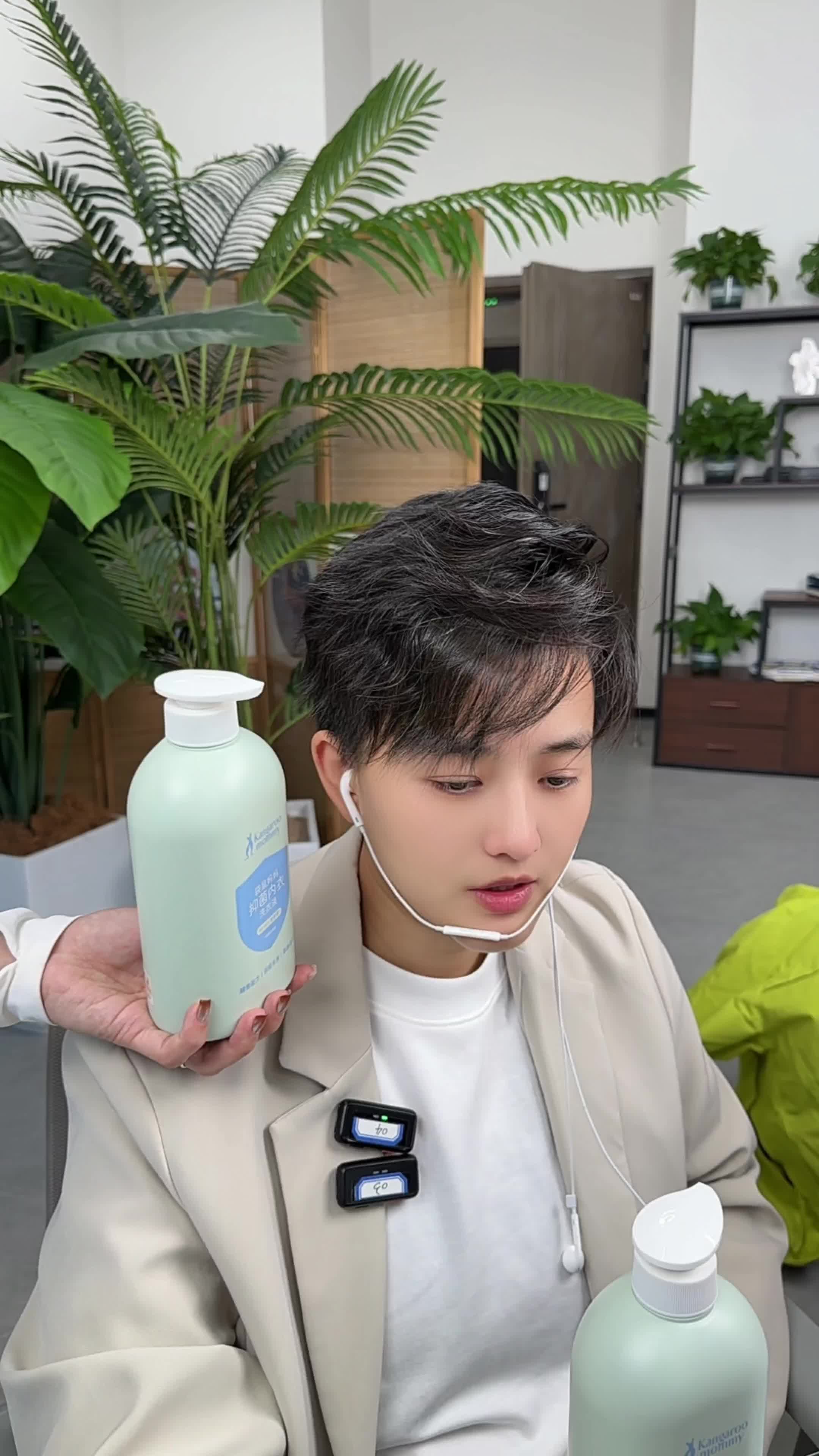 袋鼠妈妈的内衣洗衣液真的很全能,无添加香精和防腐剂,婴儿的口水巾...