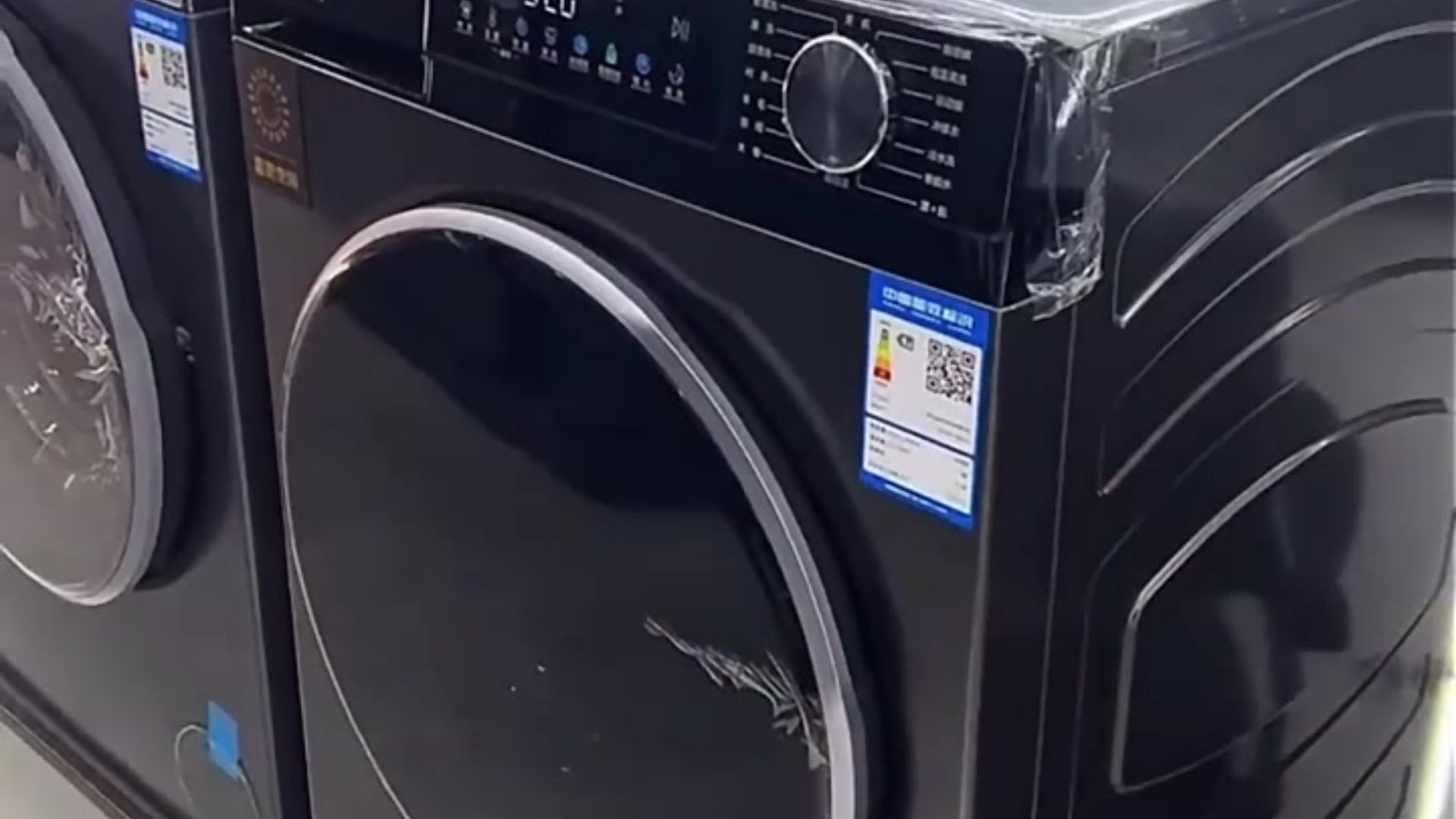 海尔滚筒洗衣机:15分钟速洗小件衣物