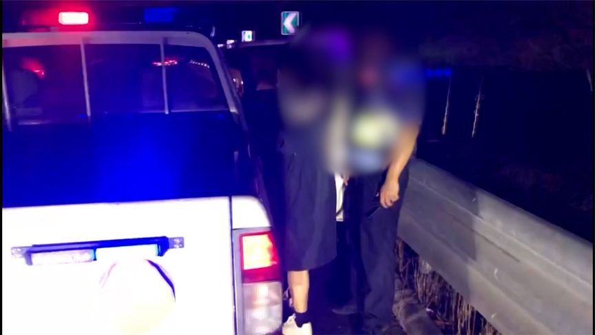 紧急!济广高速堵车孕妇突感不适,梅州交警立即用警车护送