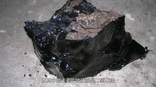 沙子是如何变成透明玻璃的?两千度高温熔炼,详解玻璃制作全过程