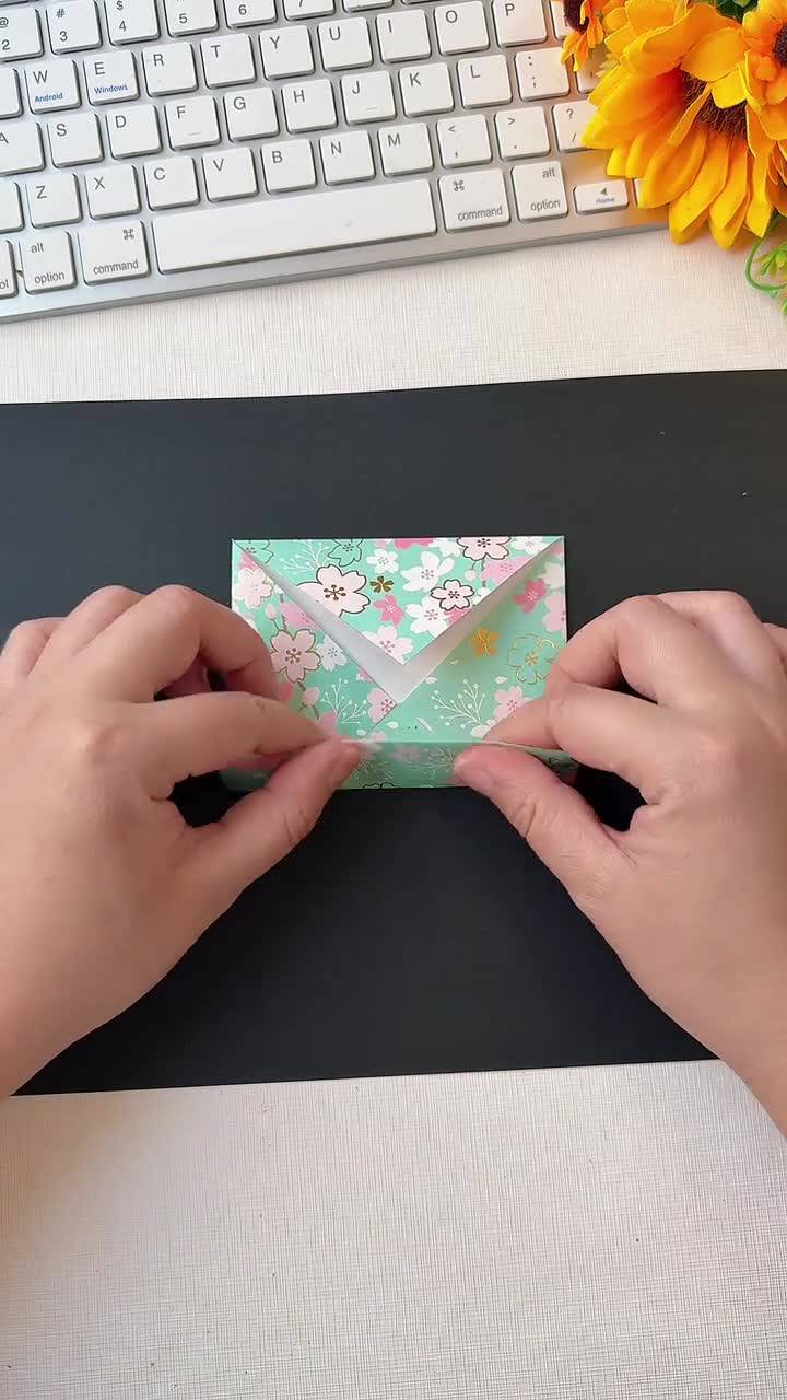 小朋友们和我一起做小扫把和簸箕吧,做法简单