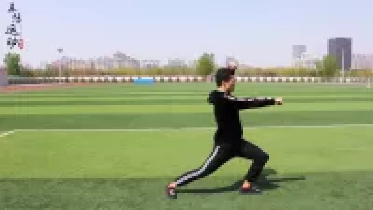 基础武术动作,架拳姿势很简单,看老师如何教你