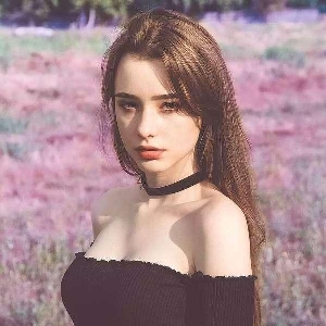 糕小依 