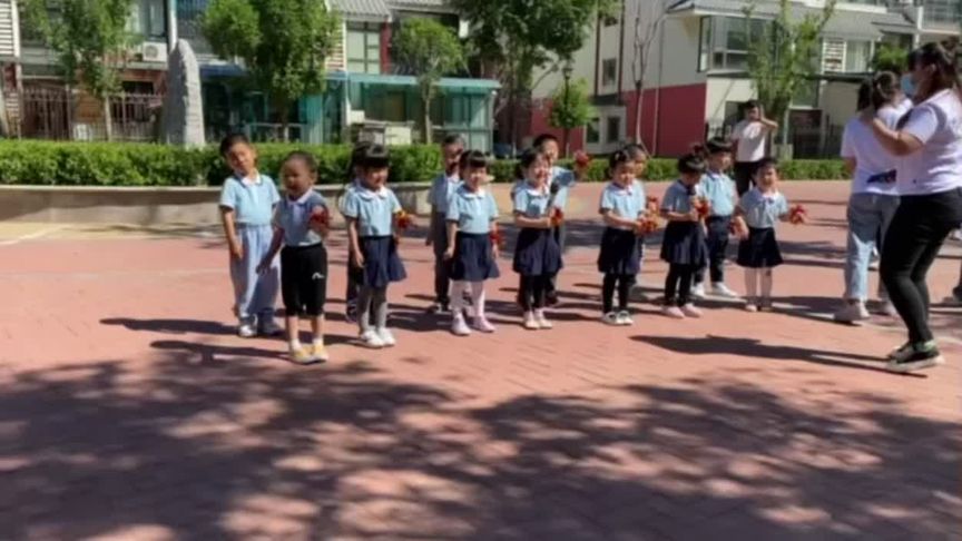 #一群小可爱 幼儿园娃娃进社区啦