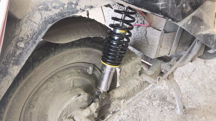 电动车换减震器技巧!注意这几项减震器才耐用,学会自己轻松搞定