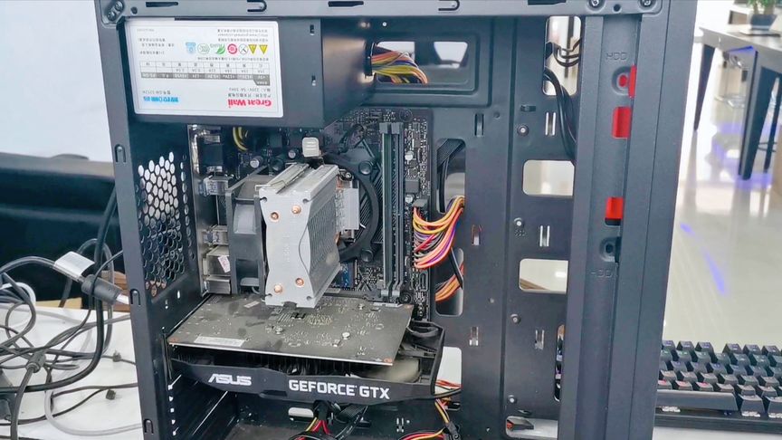 电脑硬盘存储空间不够用?小白也能学会新加机械硬盘的方法安装!