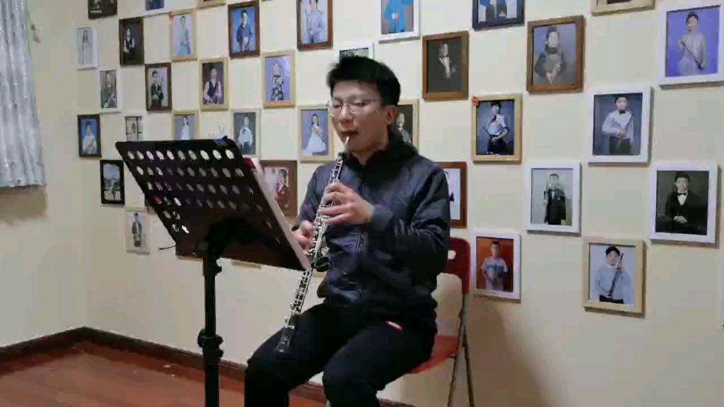 双簧管之声俱乐部目前学员有各个年龄段。这是北京国际关系学院大四...