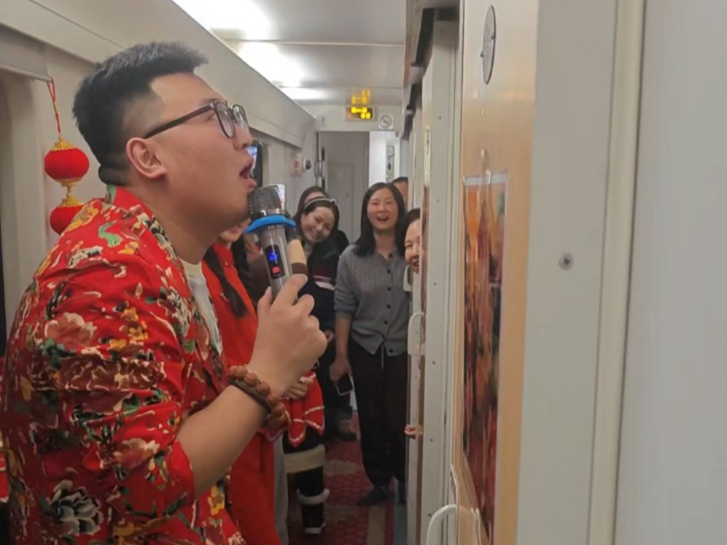 尔滨文旅你真的是太会玩花样了!在东北民俗文化主题K7041次列车...