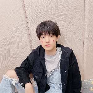栀染沐禹 