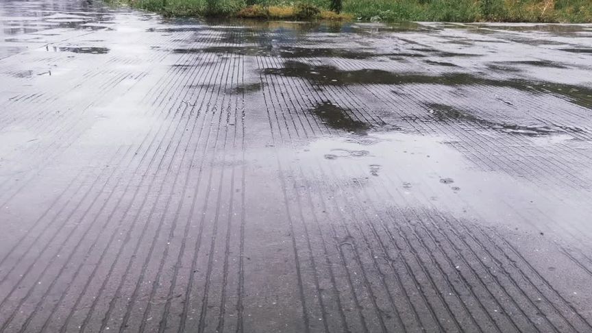 #母线槽加工 下雨的时候,你会想起谁