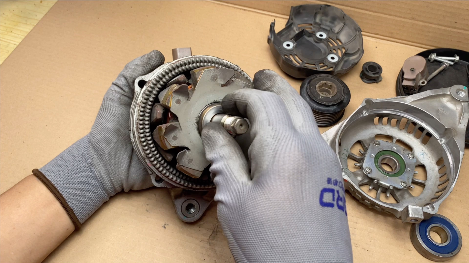 新款凯美瑞发电机异响,这样更换轴承最省心