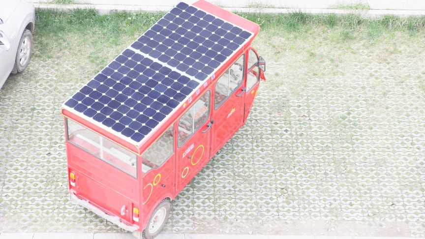 改装车顶太阳能电动车电动房车,作者实测充电2小时充满,发电快