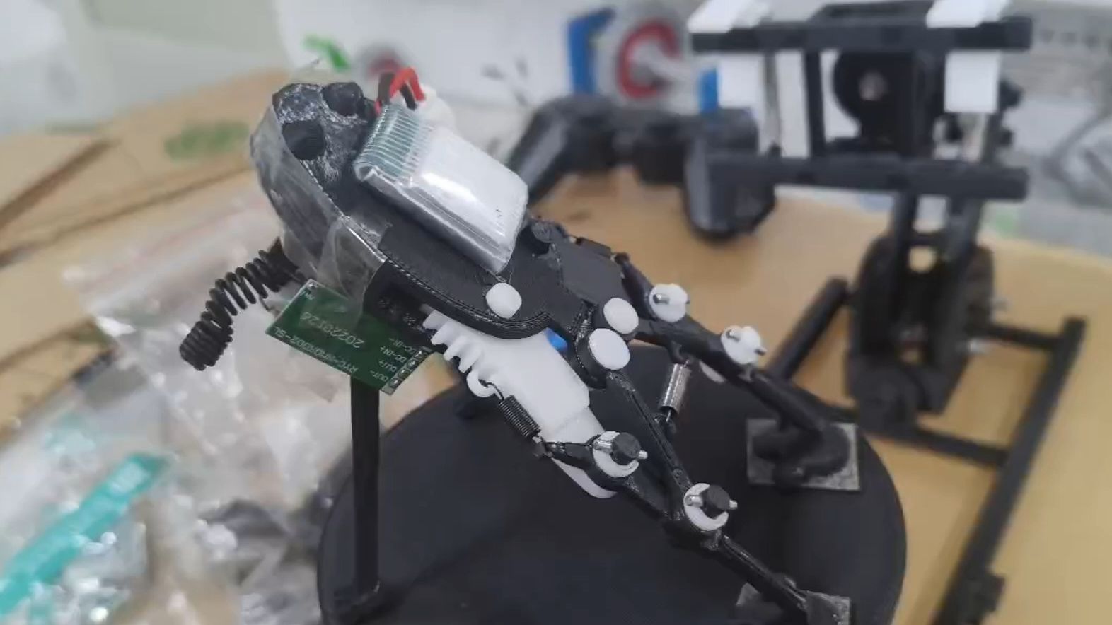 机创仿生青蛙赛道(国三)