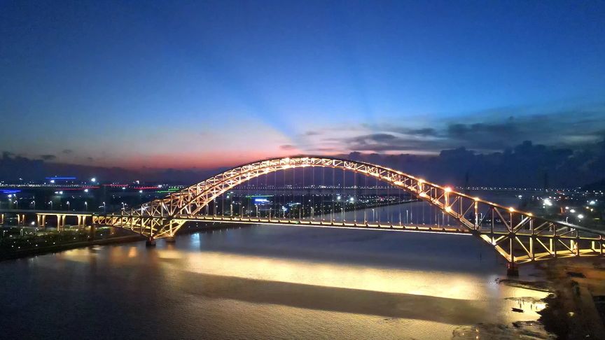 横琴二桥是珠海市首个以BT模式建设的交通项目。澳门单牌车尽头。