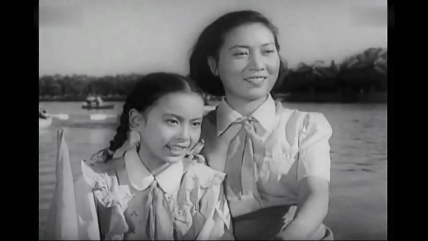 歌谣《让我们荡起双桨》，刘惠芳原唱，电影《祖国的花朵》主题曲