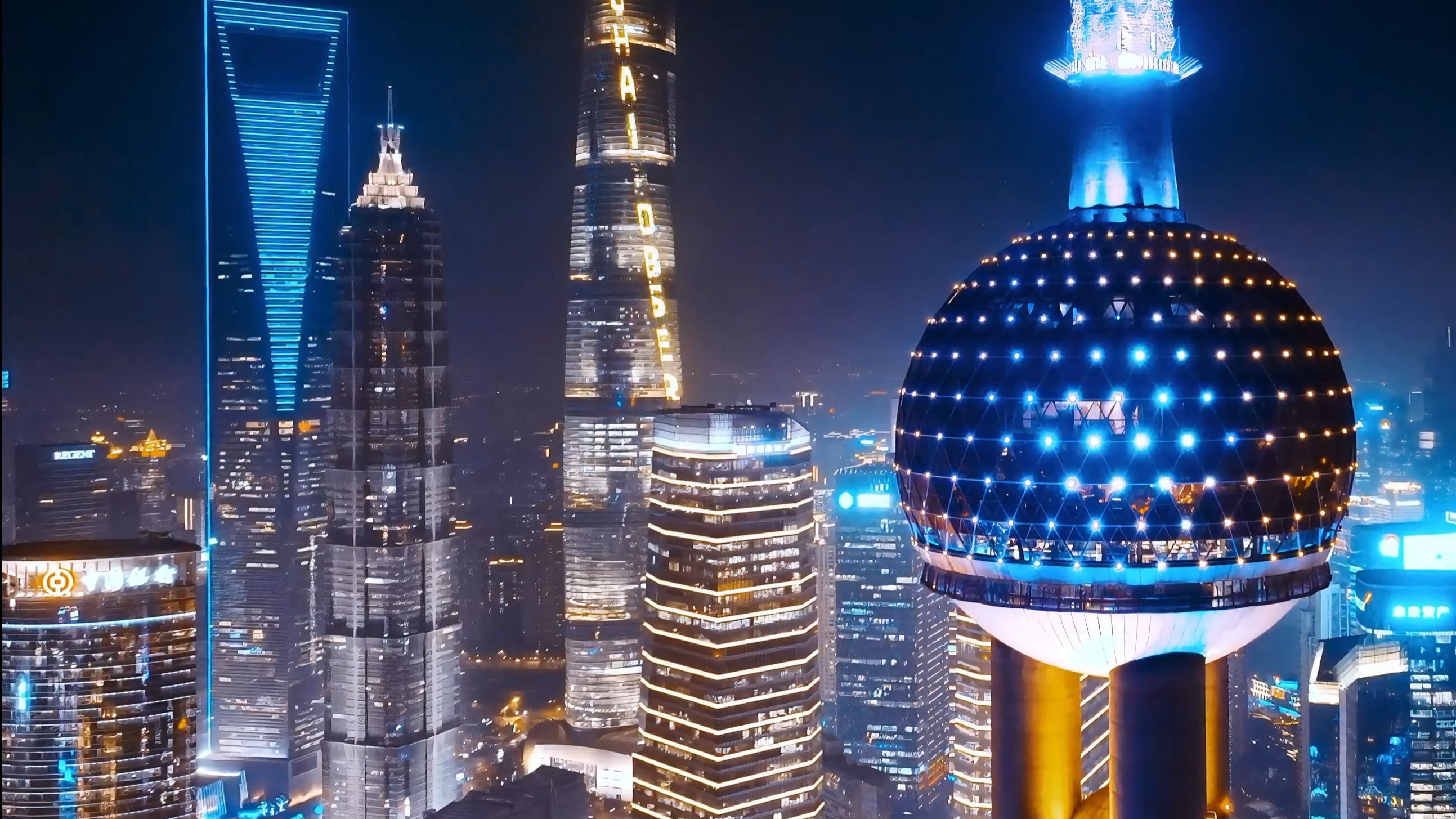 中国 | 上海陆家嘴 | 魔都之冠的天际交响