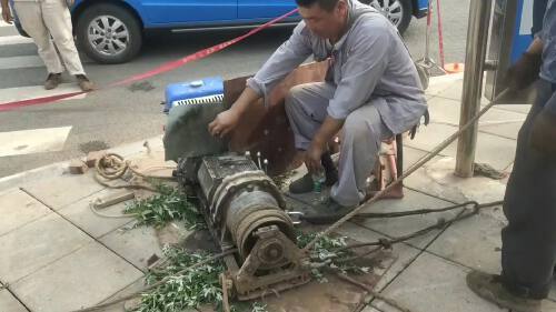 电力施工之:5吨汽油款电缆井拖电缆线