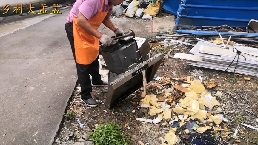 1000多买的油烟机,卖废品才5块钱?拆开之后终于明白了