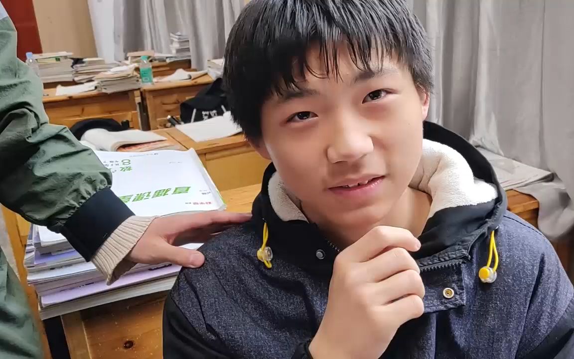 物理实验《自制气压计》前川三中八6班肖遥浩天、李天一,指导老师:孙...