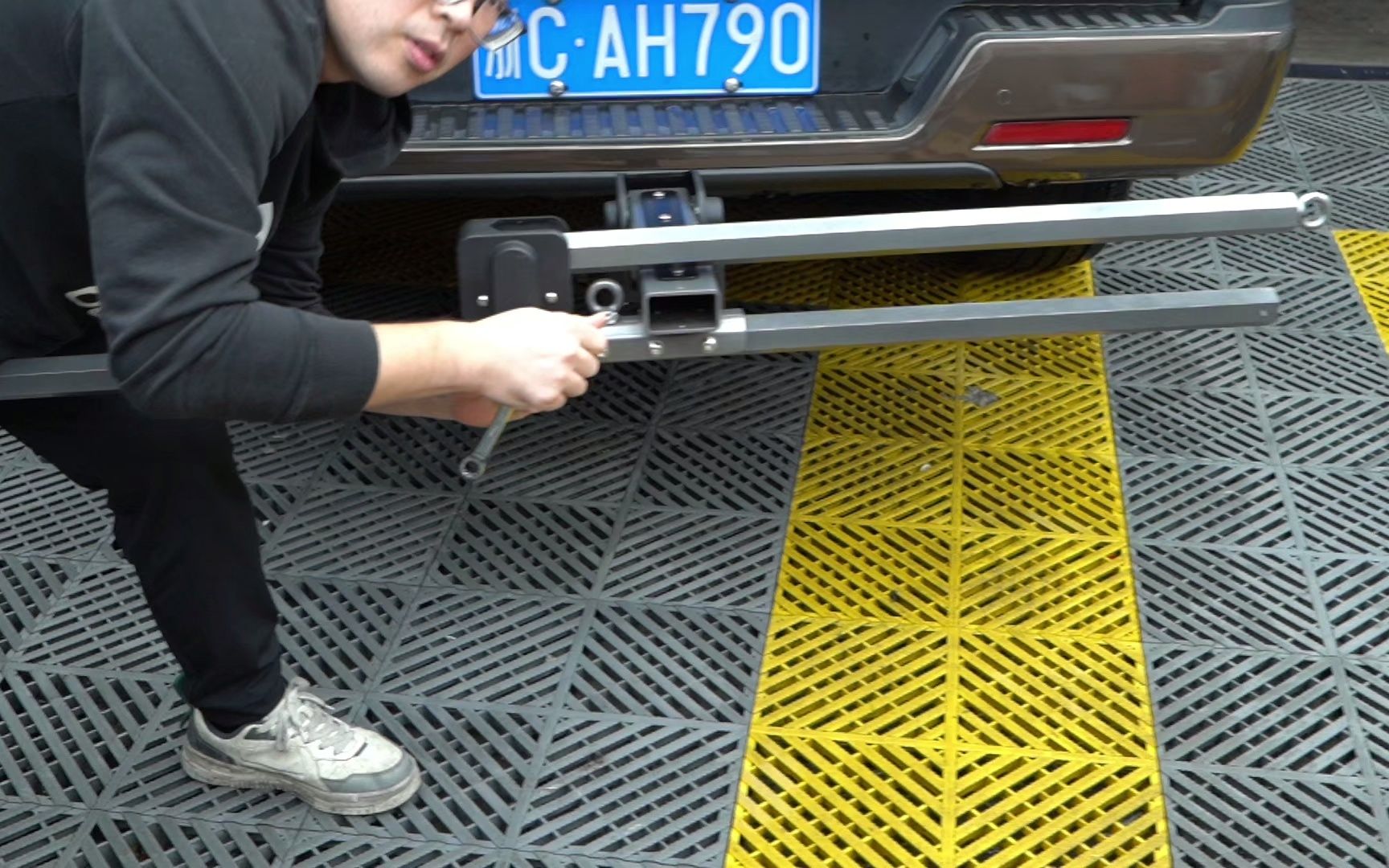 车载自行车架安装视频