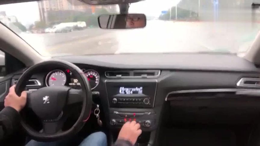 手动挡超车要降档,车友:不是升5档速度更快吗?