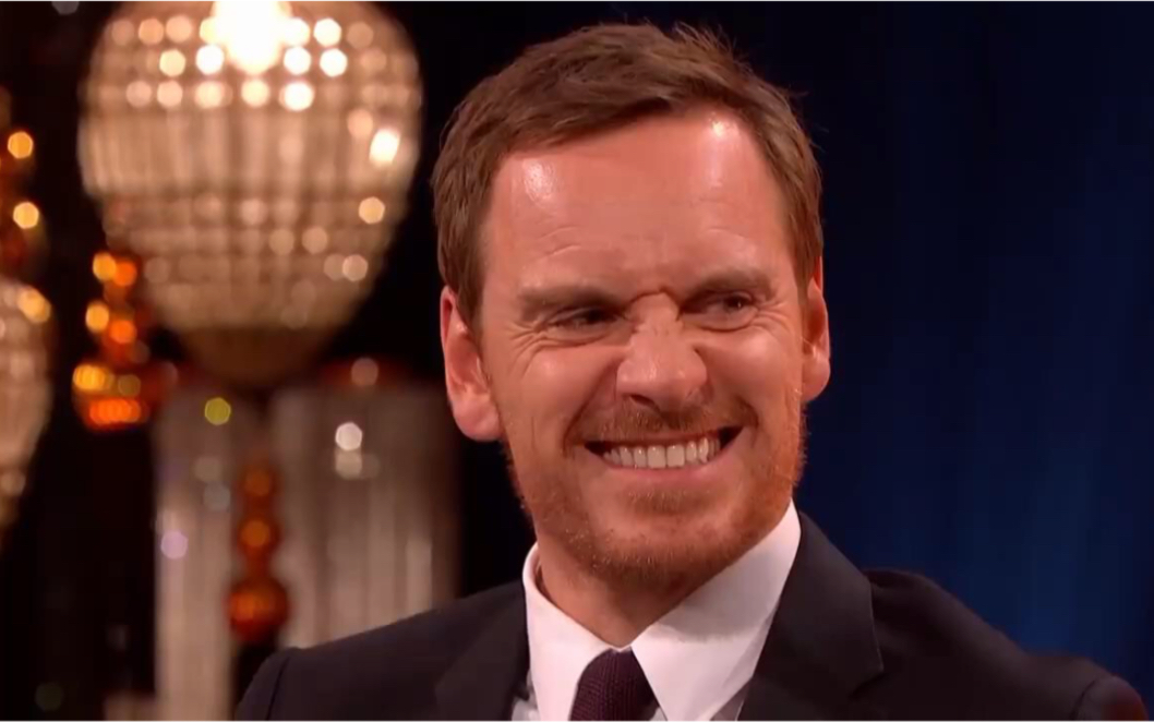 【日常互怼】一美骚气模仿法鲨不可描述的健身声音,被扒黑历史娇嗔...