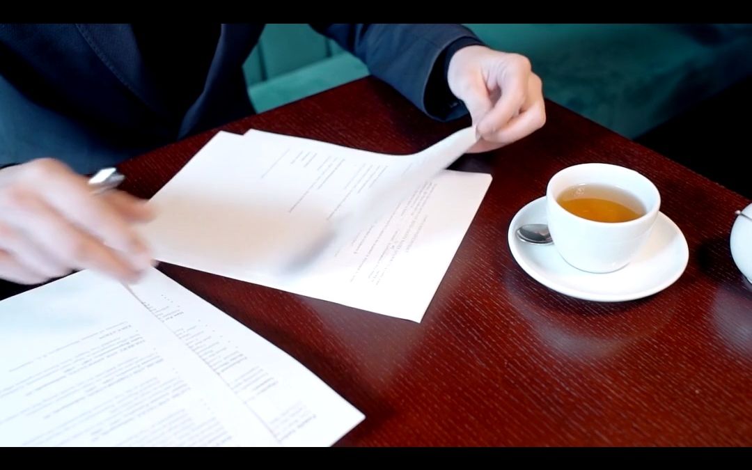 ...表格 2、变更营业执照(填写公司变更表格,加盖公章,整理公司章程...