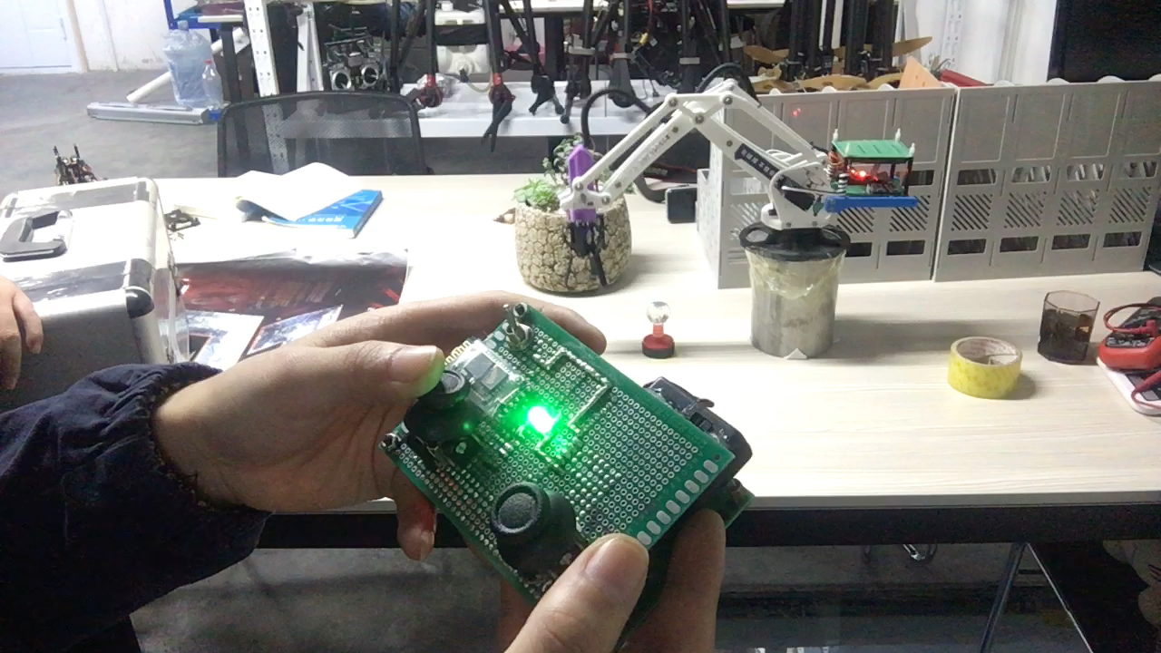 会学习的机械臂,带有施教功能,简介附源码