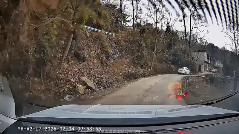 监控下的一幕,交通事故警示录,(1)