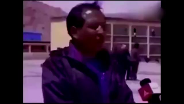 这个校长的采访看一次笑一次