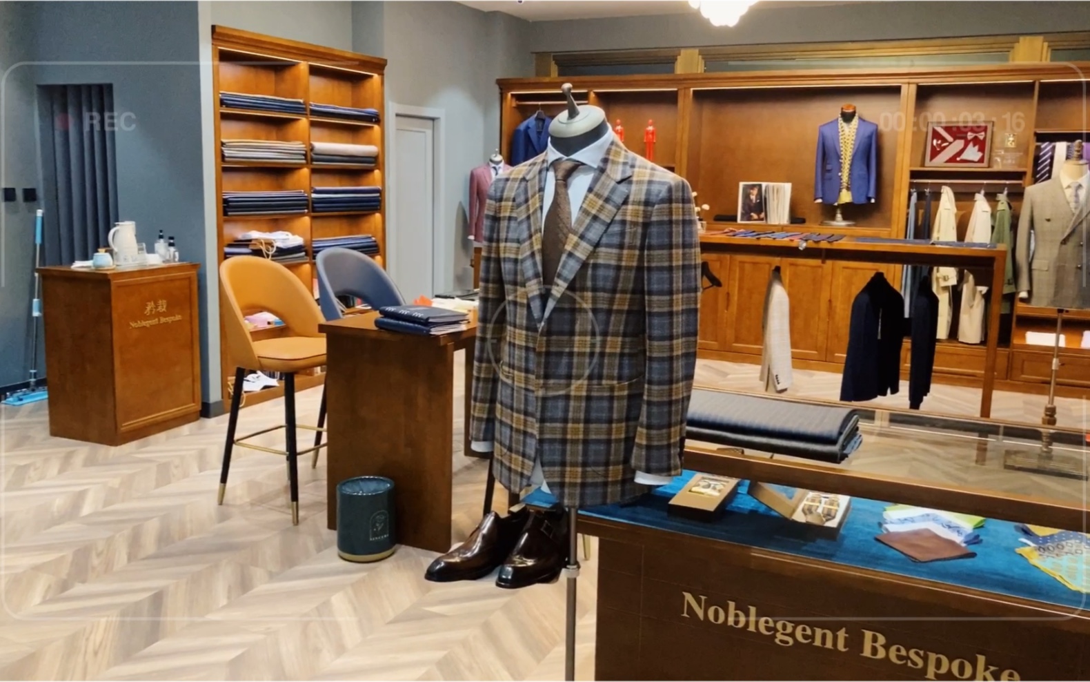 上海西服定制实体店,店内实拍,专业量身定制高端西装。