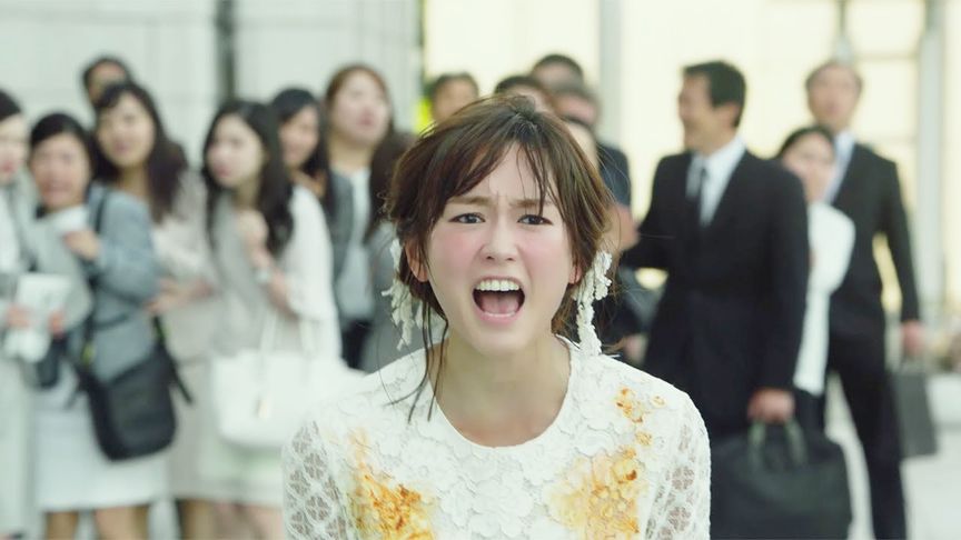 女孩因失恋之后,赌上人生“复仇”,最后成为日本首位女首相!