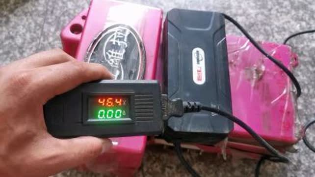 如何知道电动车充电器输出电流是否正常?.