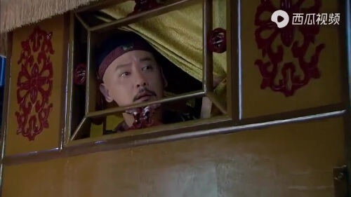 新还珠格格:小燕子街头表演,又唱又跳,一首歌唱哭皇帝!