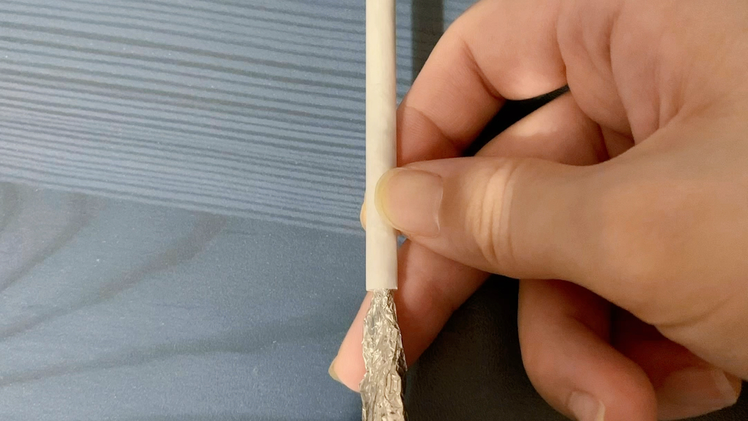 “电容笔” 制作过程 很适合去野外写生时,突然电容笔没电了,带一支...