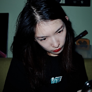 怪女花花 