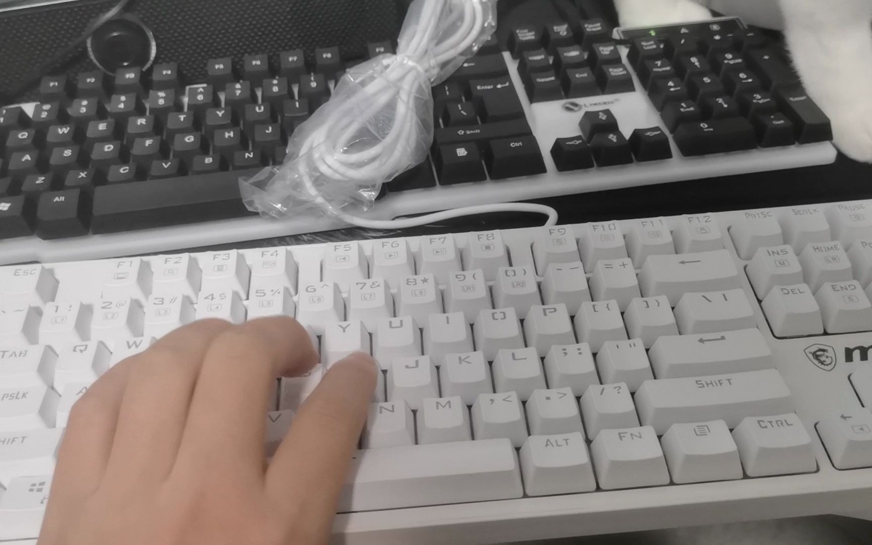 微星青轴机械键盘拆箱