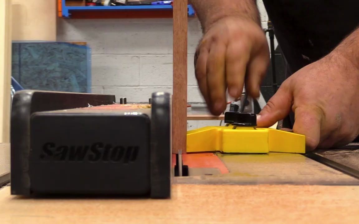 建立一个小的家用折叠桌柜Building a Tiny Home Folding Table ...