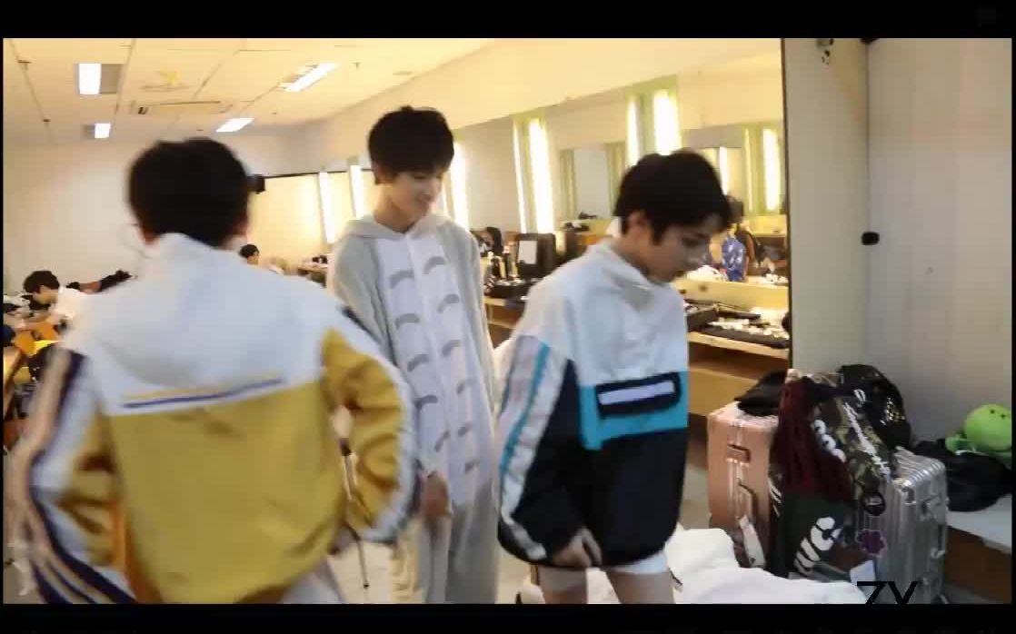 不行了,听他们说重庆话太好笑了!【TF家族广州行】