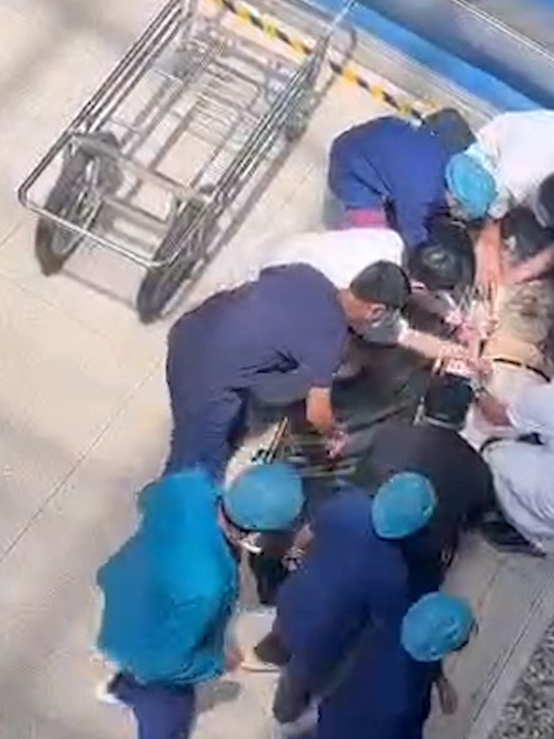 医生坐诊遭男子持刀伤害致多处严重损伤,经抢救无效去世,医院发文悼念