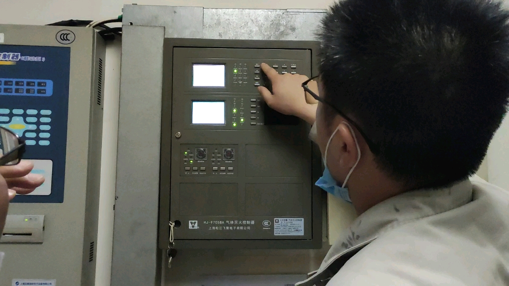 消防控制柜操作