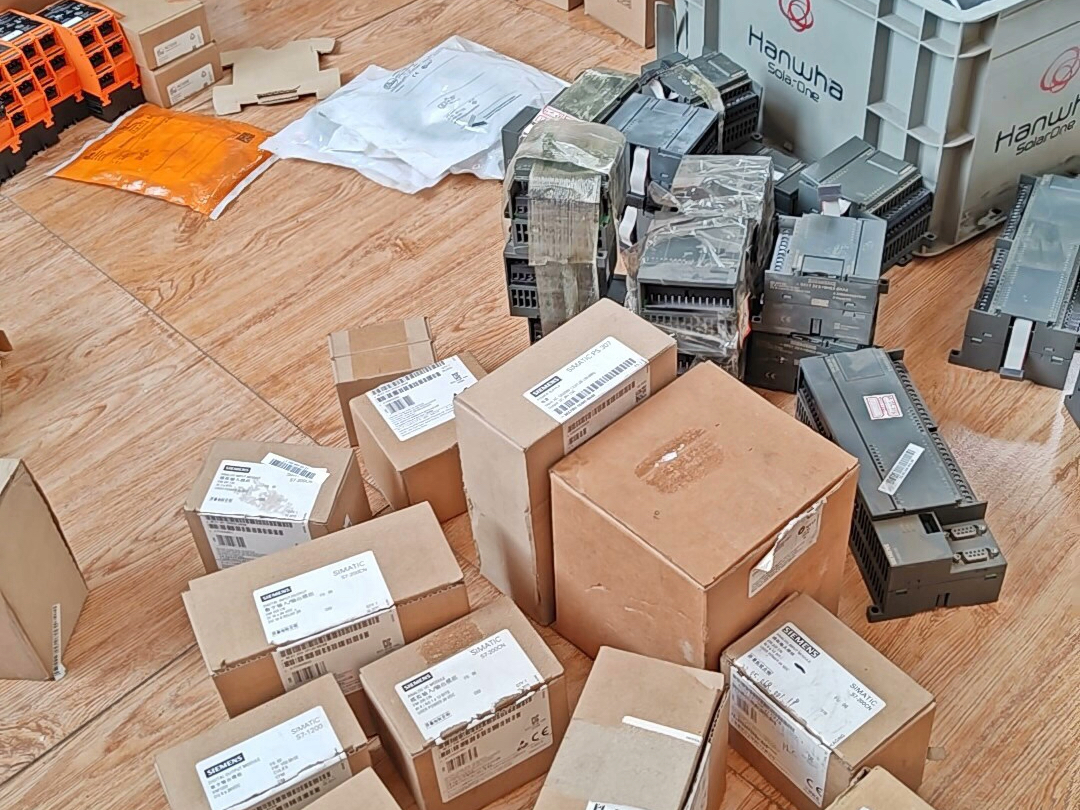 回收各种工控产品:PLC模块,变频器,触摸屏,伺服驱动器、电机,安全...