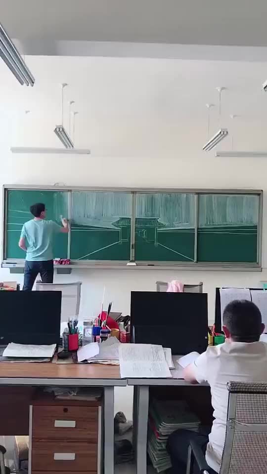 这才是真正的黑板报!