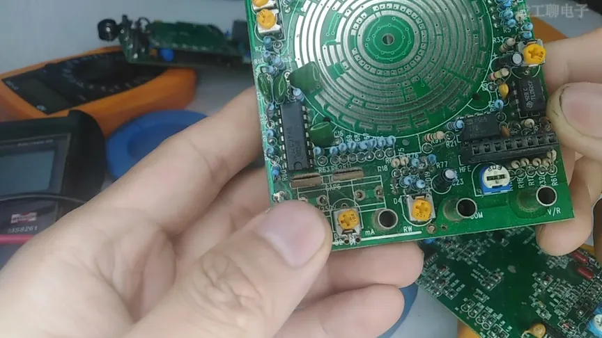 2款中端万用表电路板讲解
